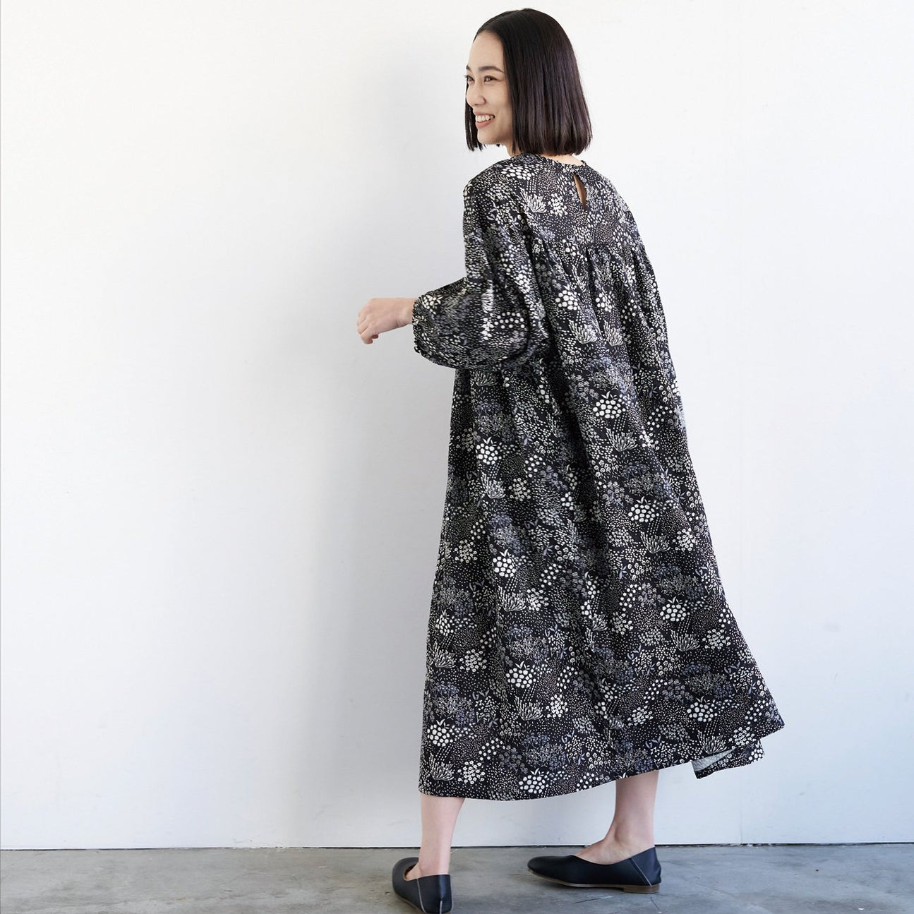 Echino Double Gauze - Grass in black and white — Fabric Spark